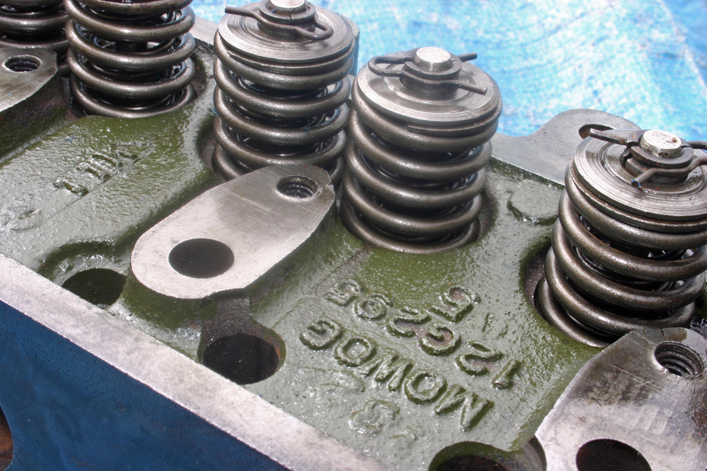 Double Valve spring set is new Mini Spares C-AEA525